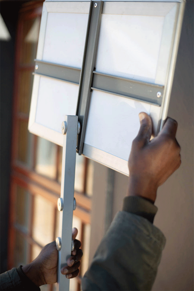 Clip Frames | Scan Display Solutions